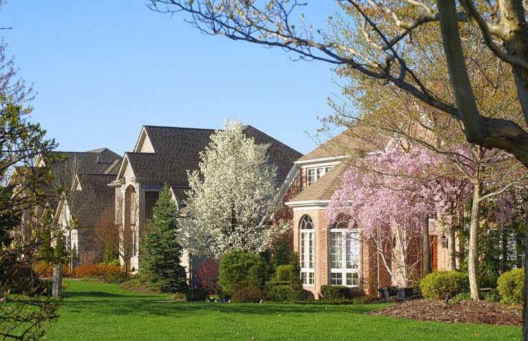 Reasons You Should Purchase a Home in The Spring - First Ohio Home Finance
